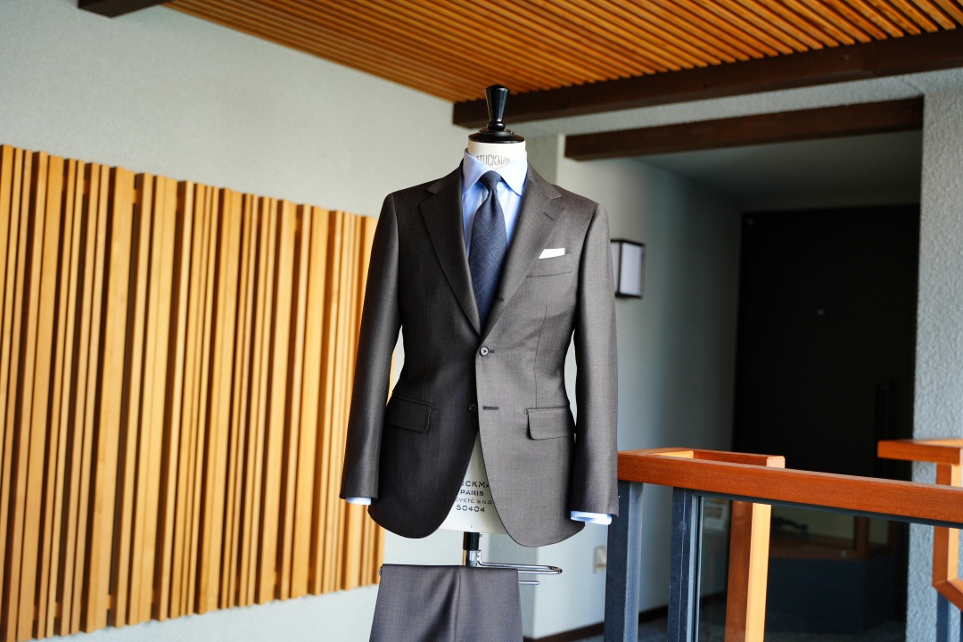 オーダースーツの紹介-SCABAL GALAXY ブラウンスーツ- – 名古屋でこだわりのオーダースーツを仕立てるならDEFFERTへ