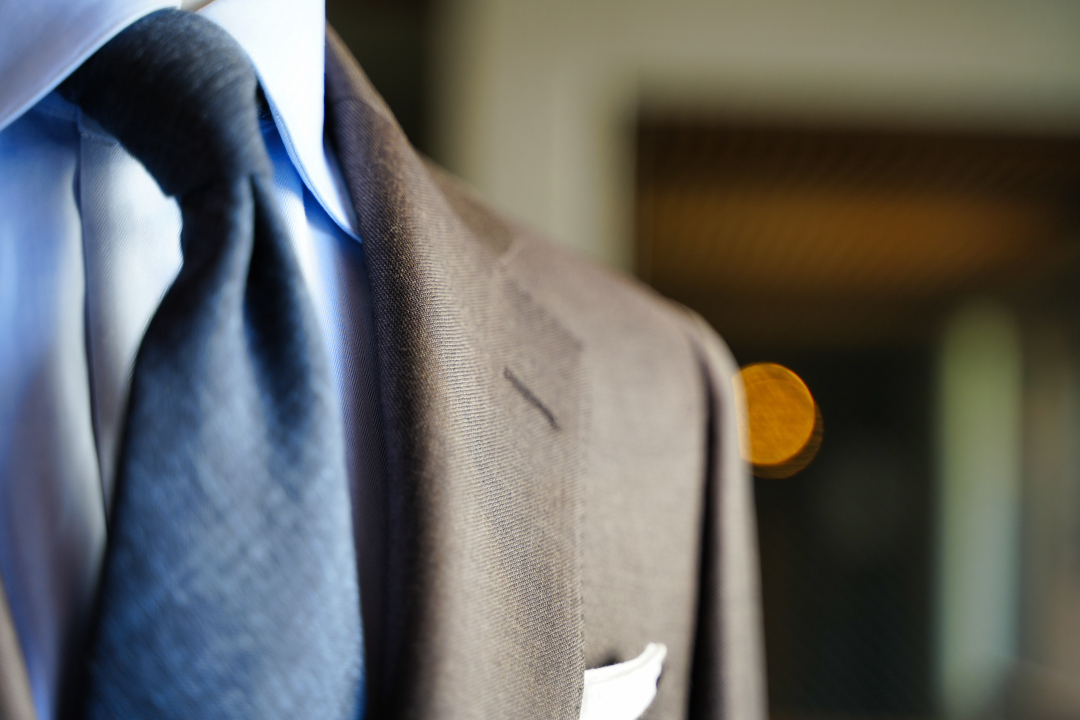 オーダースーツの紹介-SCABAL GALAXY ブラウンスーツ- – 名古屋でこだわりのオーダースーツを仕立てるならDEFFERTへ