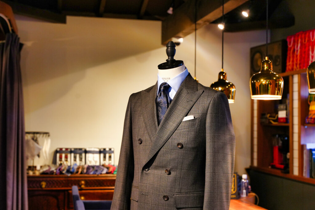 オーダースーツの紹介-WILLIAM LAYCOCK ブラウンチェックダブルスーツ- – 名古屋でこだわりのオーダースーツを仕立てるなら ...