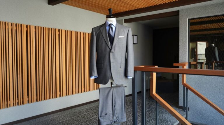 オーダースーツの紹介-HARRISONS REGENCY グレーシャークスキンスーツ- – 名古屋でこだわりのオーダースーツを仕立てるならDEFFERTへ